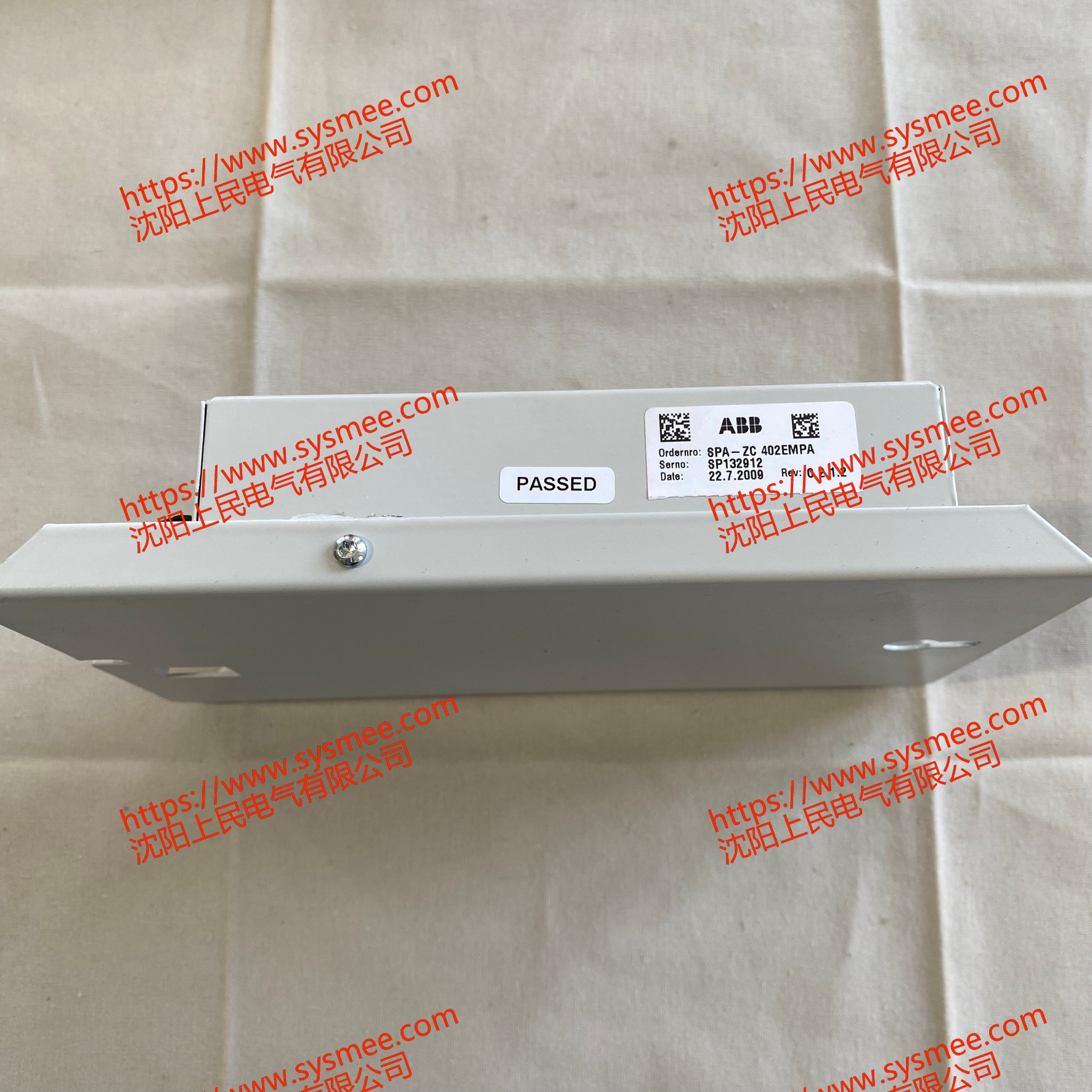 ABB SPA-ZC 402是一款通信适配器